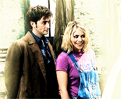 Queen victoria GIF - Find on GIFER