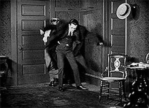 GIF hiding - animated GIF on GIFER