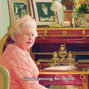 GIF queen elizabeth ii - animated GIF on GIFER