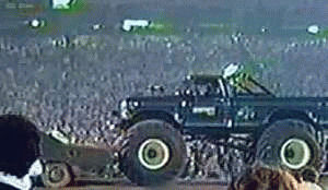 Sasquatch hug bigfoot GIF - Find on GIFER