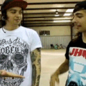 GIF pierce the veil - animated GIF on GIFER