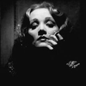 GIF femme fatale - animated GIF on GIFER