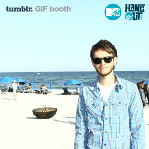 Mtv booth hangout GIF - Find on GIFER
