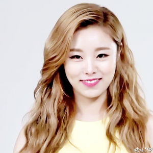 Marine le pen GIF - Find on GIFER