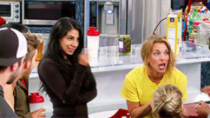 GIF big brother 17 - animated GIF on GIFER