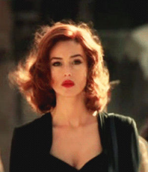 Malena monica bellucci stinging bee GIF - Find on GIFER