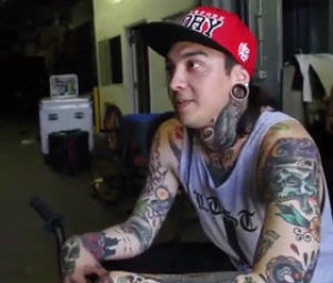 Tony perry pierce the veil ptv GIF - Find on GIFER