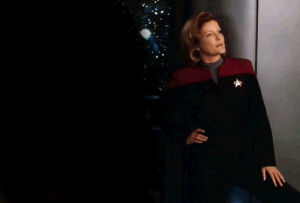 Captain janeway gorgeous smile GIF - Find on GIFER