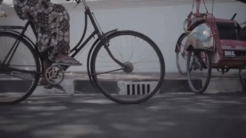 Indonesia sepeda numpang lewat GIF on GIFER - by Kagis