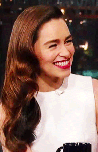 Emilia clarke GIF - Conseguir o melhor gif em GIFER