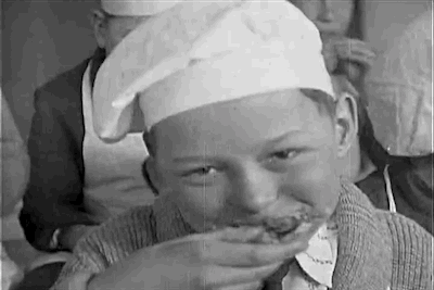 Pie eating contest GIF - Conseguir o melhor gif em GIFER