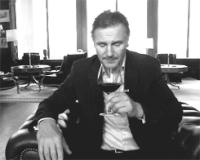 People liam neeson GIF - Conseguir o melhor gif em GIFER