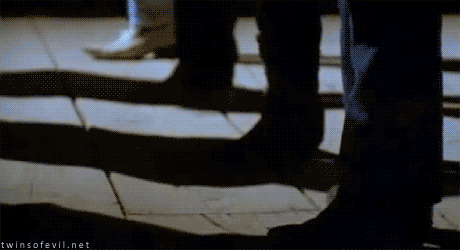 Howling new moon rising гифки, анимированные GIF изображения howling ...