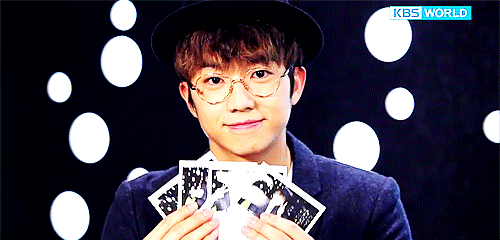 Pick a card GIF - Conseguir o melhor gif em GIFER