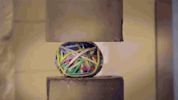 Rubber band ball GIFs - Obtenez le meilleur gif sur GIFER