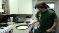 Crepe GIFs - Obtenez le meilleur gif sur GIFER