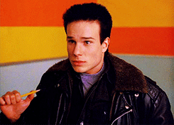 James hurley GIF - Conseguir o melhor gif em GIFER