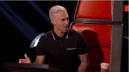 Hes looking at blake GIF - Conseguir o melhor gif em GIFER