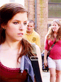 Anna kendrick hunt GIF - Conseguir o melhor gif em GIFER