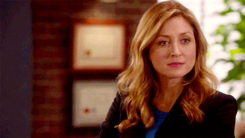 Sherra watches rizzles GIF - Conseguir o melhor gif em GIFER