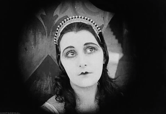 The cabinet of dr caligari GIFs - Get the best gif on GIFER