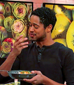 Alfred enoch GIF - Conseguir o melhor gif em GIFER