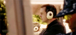 Mcgee shooting range scene GIF - Conseguir o melhor gif em GIFER