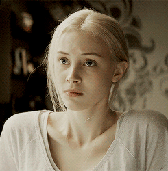 Sarah gadon GIFs - Obtenez le meilleur gif sur GIFER
