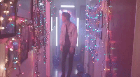 Troye sivan dancing GIFs - Obtenez le meilleur gif sur GIFER