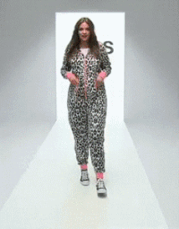 Plus size fashion GIF - Conseguir o melhor gif em GIFER