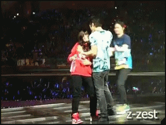 Giant space lizard GIFs - Obtenez le meilleur gif sur GIFER