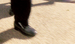 Bend left foot GIF - Conseguir o melhor gif em GIFER