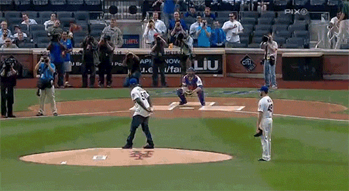 First pitch GIF - Conseguir el mejor gif en GIFER