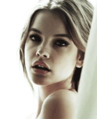 Model GIFs - Get the best gif on GIFER