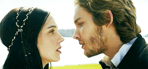 Madonna falling over GIF - Conseguir o melhor gif em GIFER