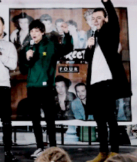 Antisocial GIFs - Get the best gif on GIFER