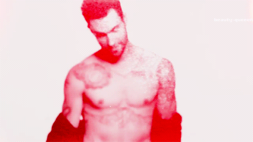 Adam levine photo GIF - Conseguir el mejor gif en GIFER