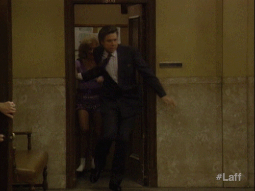 Run for your life GIF - Conseguir o melhor gif em GIFER