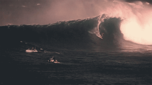 Giant waves GIF - Conseguir o melhor gif em GIFER