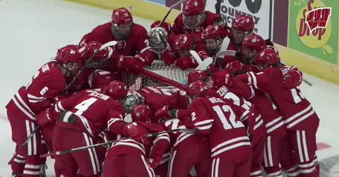 Huddle GIF - Conseguir o melhor gif em GIFER