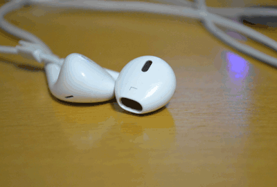 Earbuds GIFs - Get the best gif on GIFER