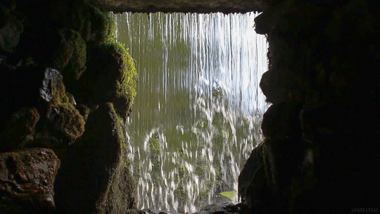 Inside waterfall GIF - Conseguir o melhor gif em GIFER