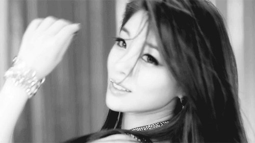 Cantor coreano GIF - Conseguir o melhor gif em GIFER