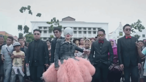 Nyonya besar GIF - Conseguir o melhor gif em GIFER