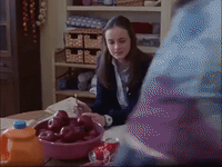 Rory gilmore GIFs - Get the best gif on GIFER