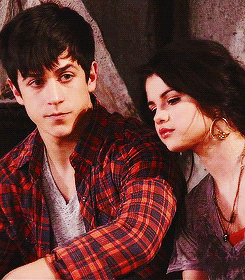 Alex russo s and justin russo s GIF - Conseguir o melhor gif em GIFER