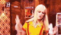 Beth behrs GIF - Conseguir el mejor gif en GIFER
