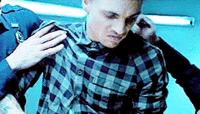 Kayla types one handed GIF - Conseguir o melhor gif em GIFER
