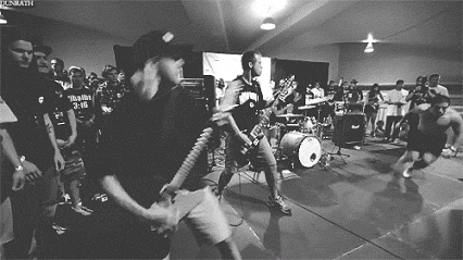 Stage dive GIF - Conseguir o melhor gif em GIFER