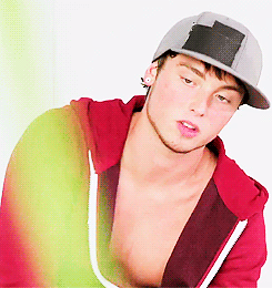 Wesley stromberg preference GIF - Conseguir o melhor gif em GIFER